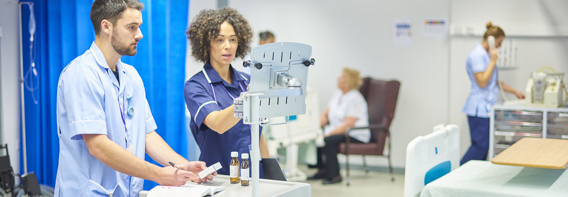 5 Ways Mobile EHR Workstations Are Enhancing Patient Care | HealthTech ...